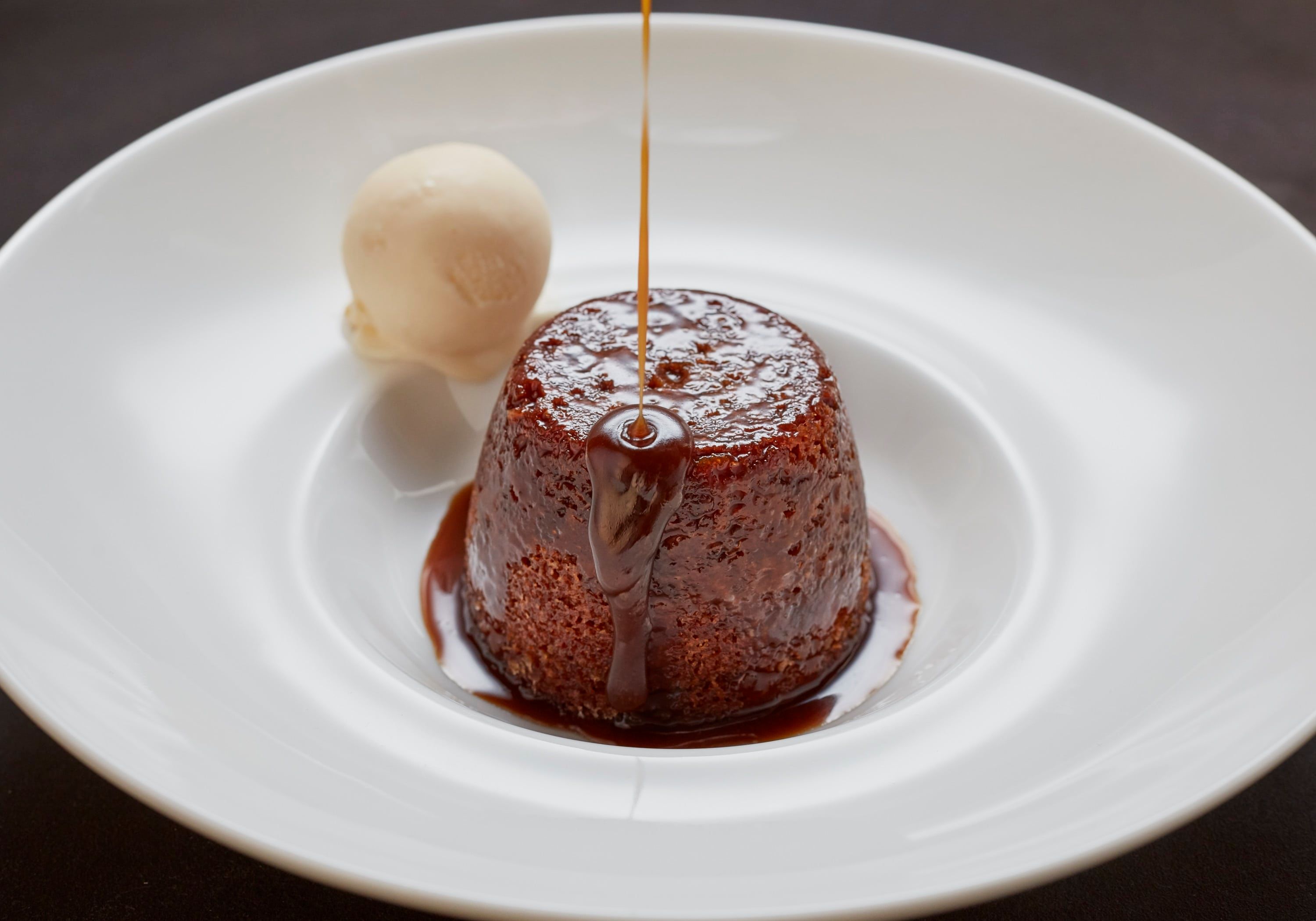 Steamed-Treacle-Sponge-pouring-sauce - Home House